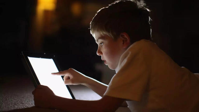 Kids and screens: What 2025 taught us about digital addiction