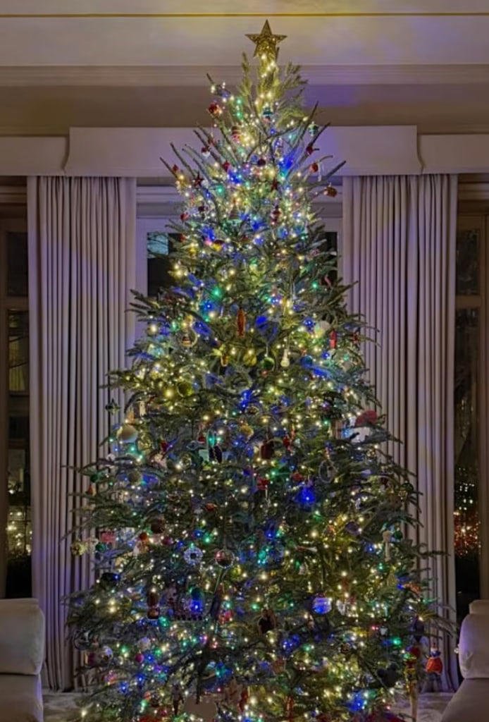 Kelly Ripa showcases Christmas decorations inside her $27million luxury ...