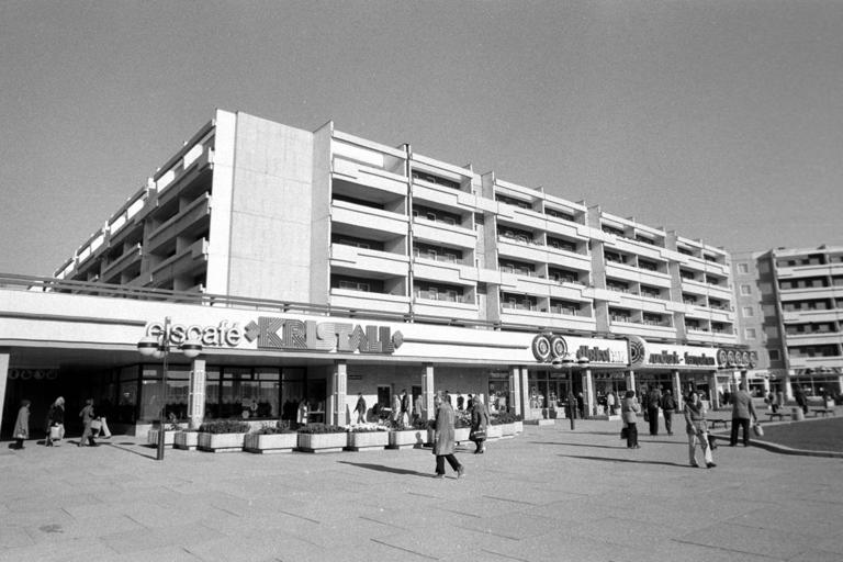 Millionen-Sanierung! Frischekur für die DDR-Platten am Goldenen Reiter