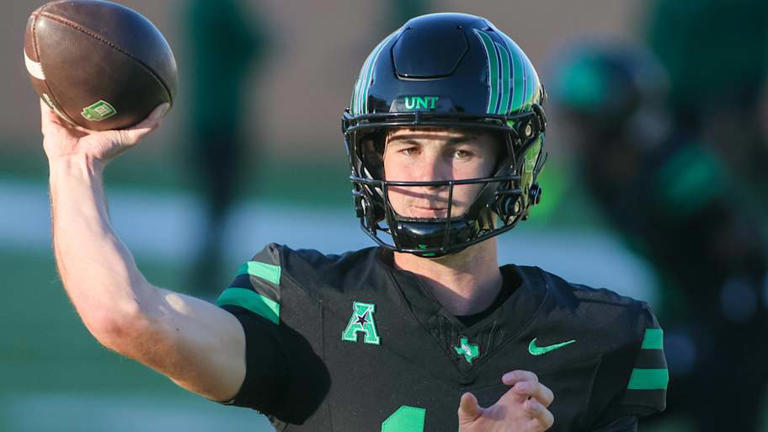 Three potential quarterback transfers that make sense for Oregon Ducks