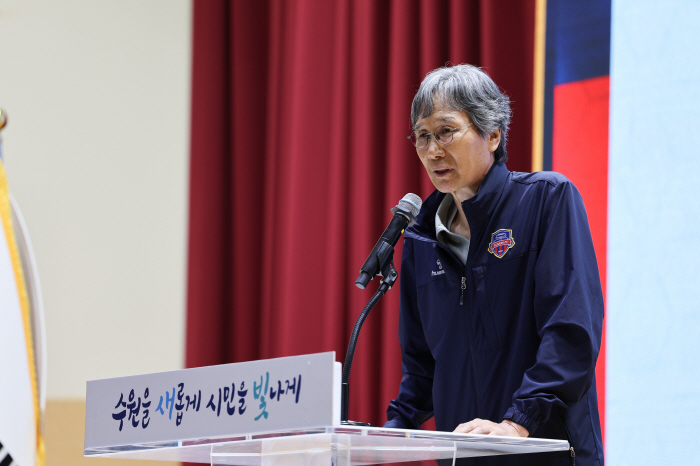 Resigning the responsibility, I'll step down. Choi Soon-ho, head of ...