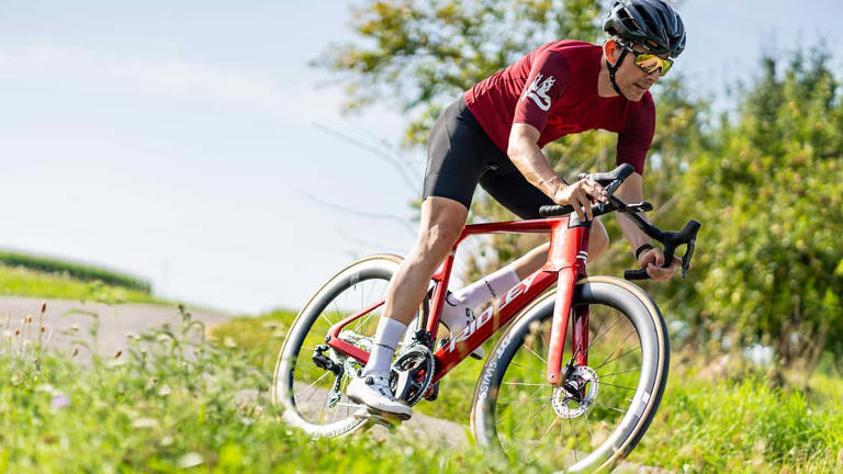 Rennrad Ridley Noah Fast 3.0 im Test: Dem Fahrtwind keine Chance