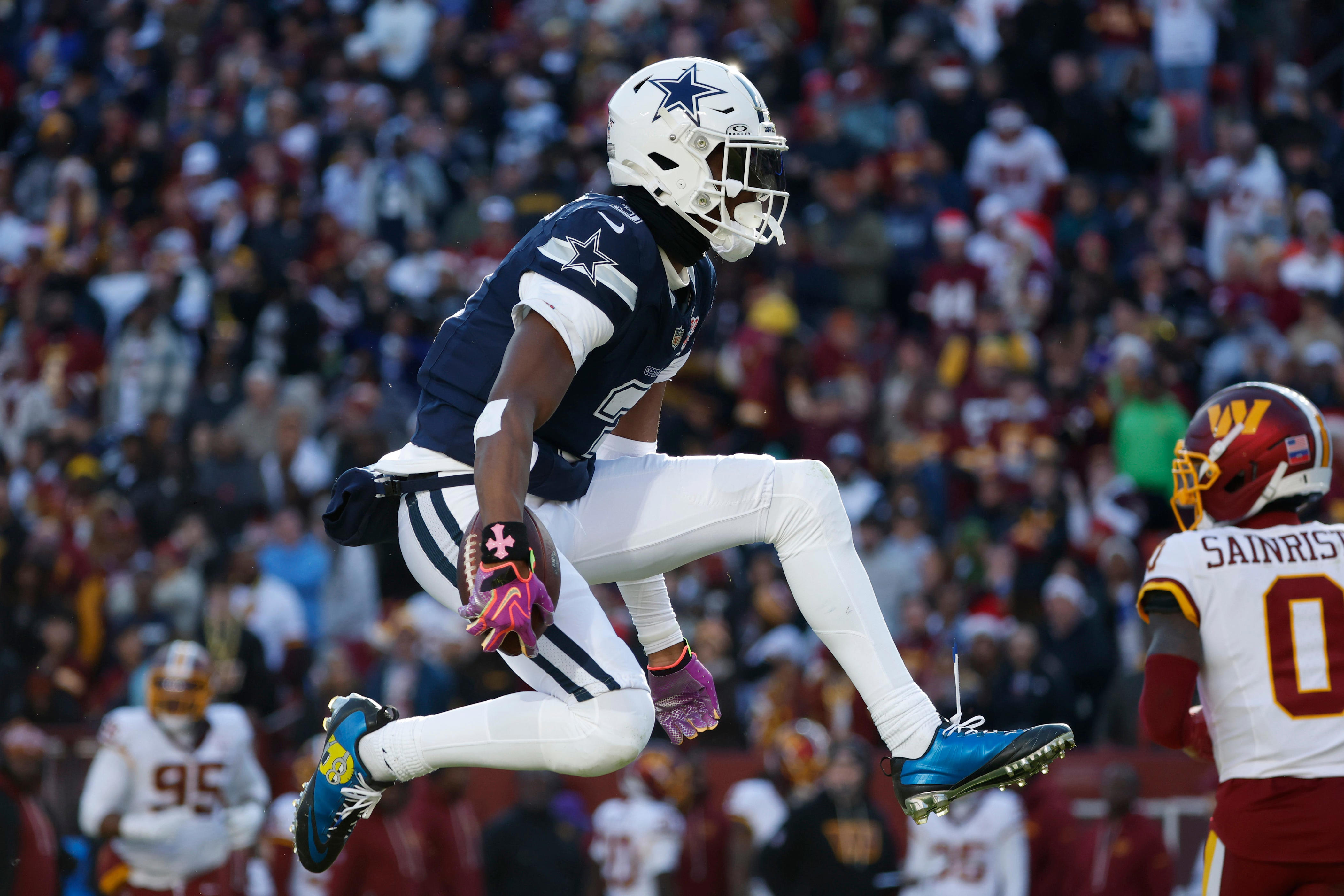 By the numbers: Cowboys win 30-23, but 87, 38 and 6 tell the story