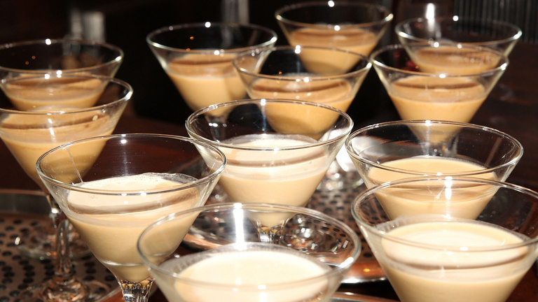 Csak óvatosan a tojáslikőrrel, már napi egy pohár alkolos ital növeli a ...