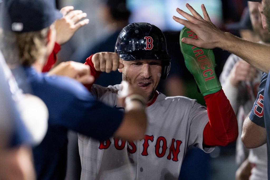 Alex Bregman prediction: All-Star signs $150 million deal with AL contender