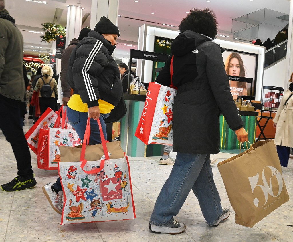 New Yorkers shelled out more for Christmas gifts than any other state ...
