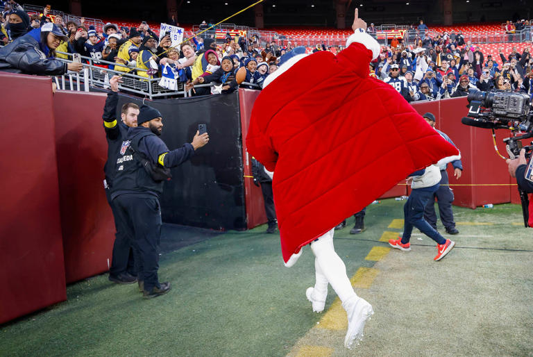 Dak-to-Turpin connection in Christmas win is reminiscent of iconic play ...