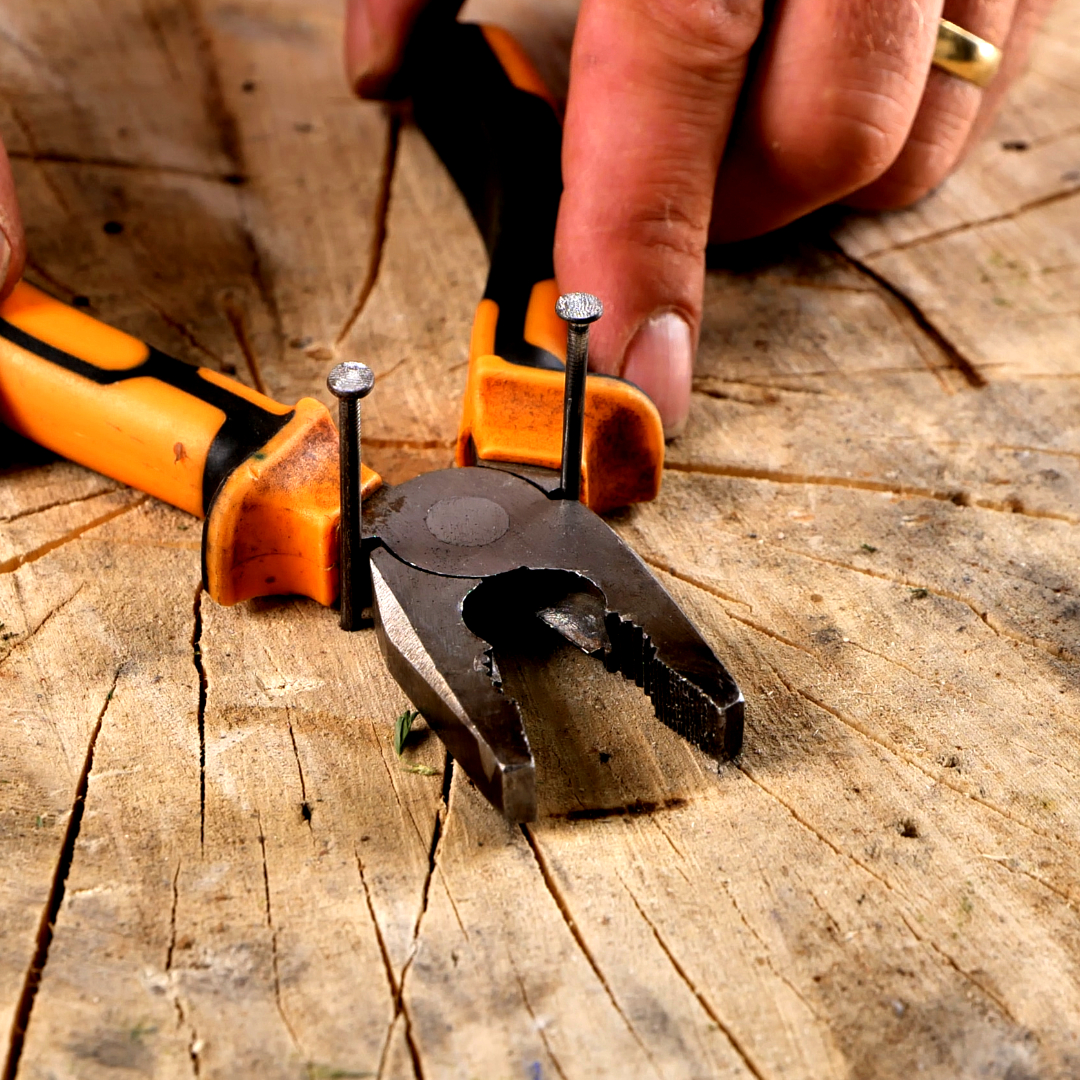 Pliers hack for perfect nailing🔨