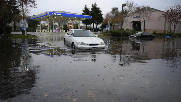 Photos: Storm slamming Southern California with flooding rains triggers ...