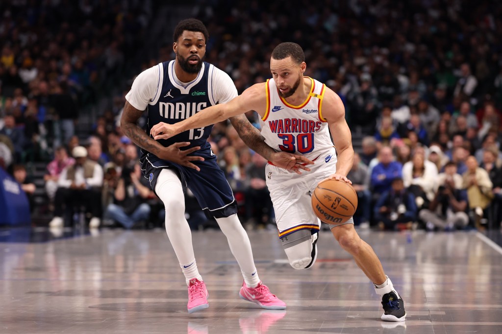 How to watch Warriors vs Mavericks: Live stream NBA on Christmas, TV ...