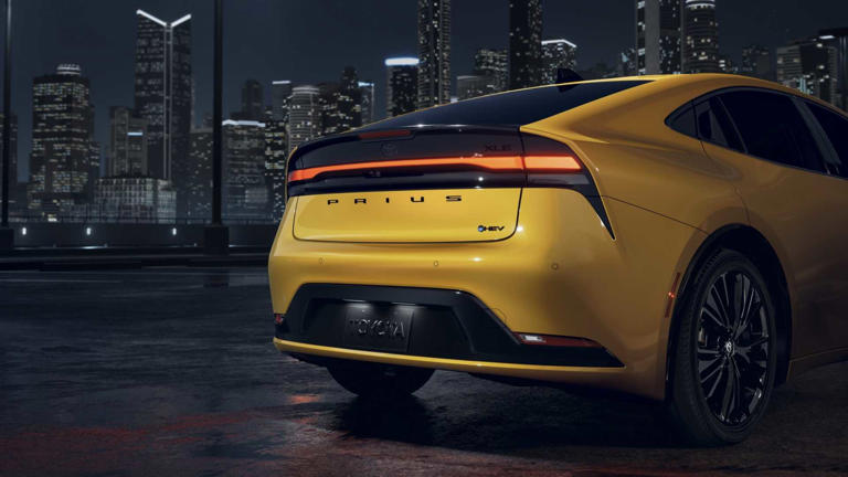 How much money can a Prius really save you at the pump?