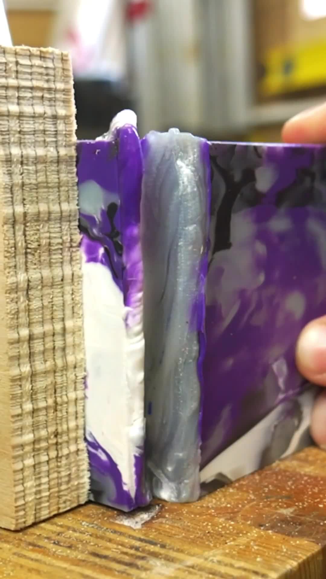 Making a box out of melted plastic waste