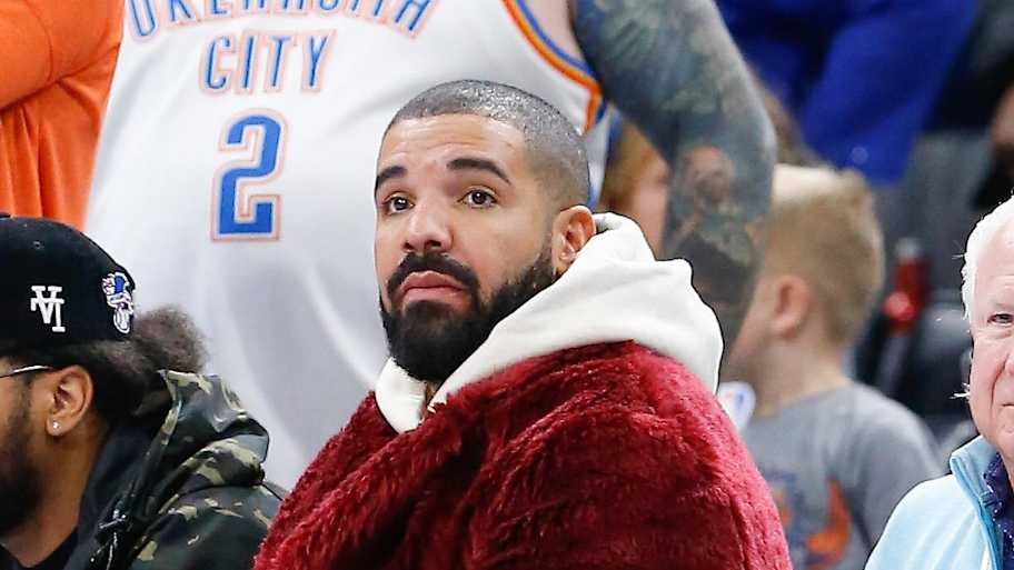 Was Paige Bueckers exposed to the Drake curse after Christmas post?