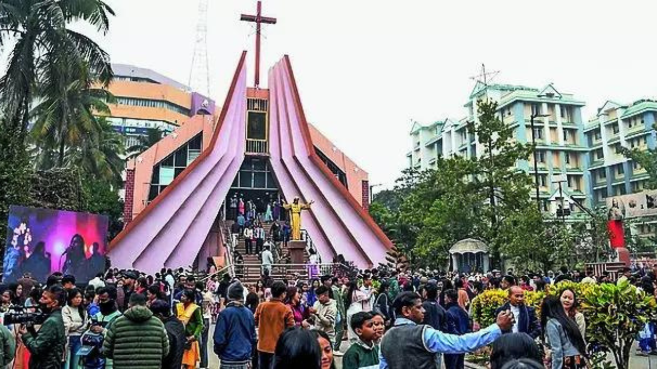 Vandals target Christmas decorations at Assam school, mob attacks mall ...