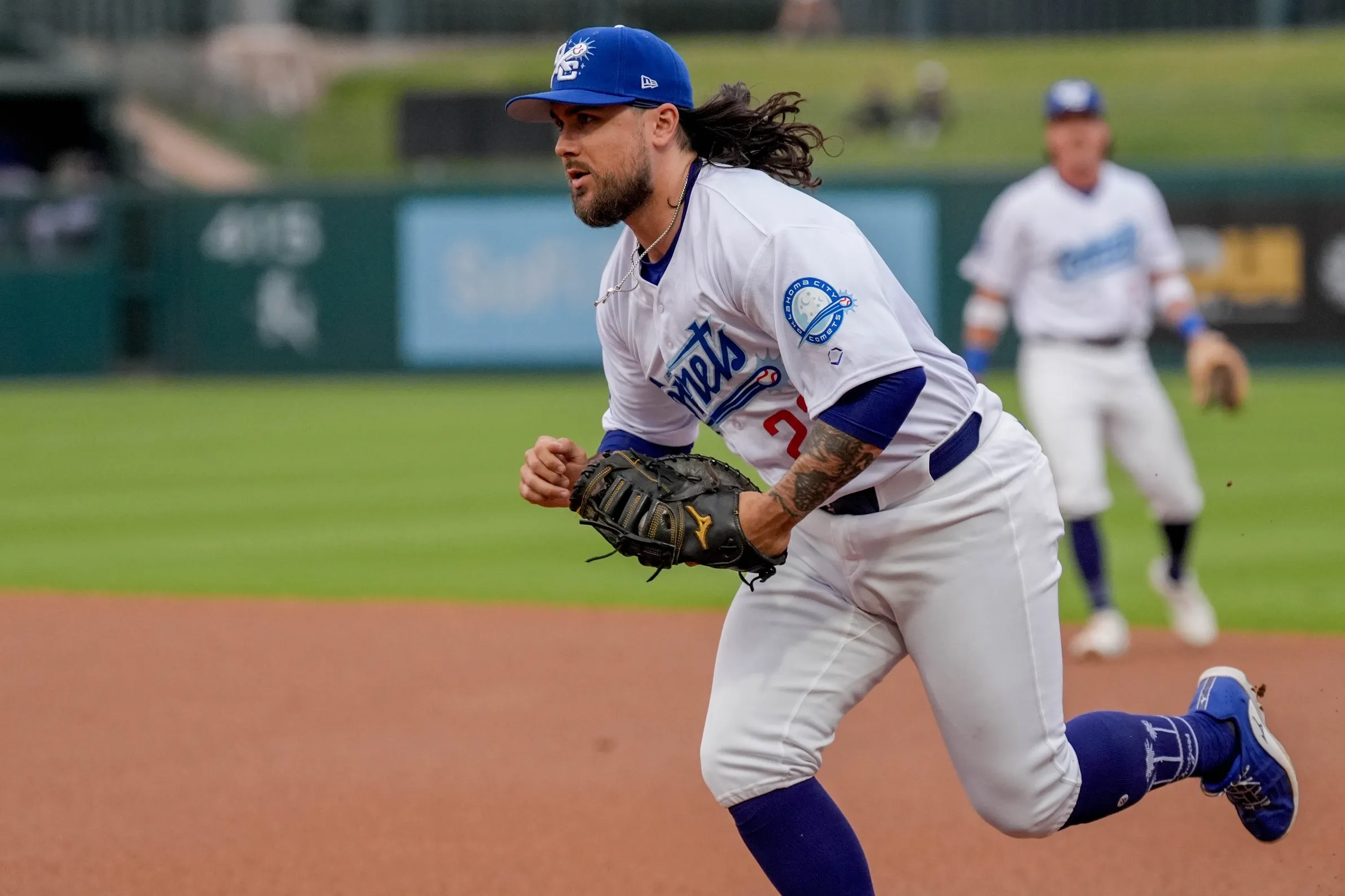 Reds sign Michael Chavis to minor league deal with spring training invite