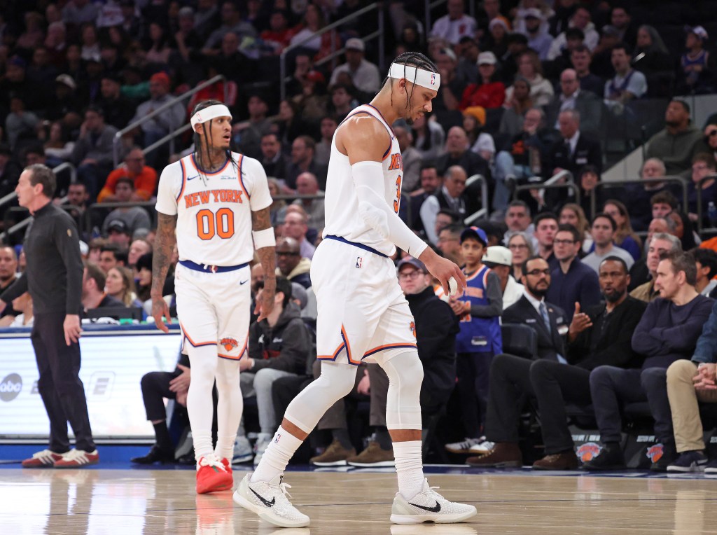 Josh Hart limps off with apparent ankle injury in latest Knicks worry