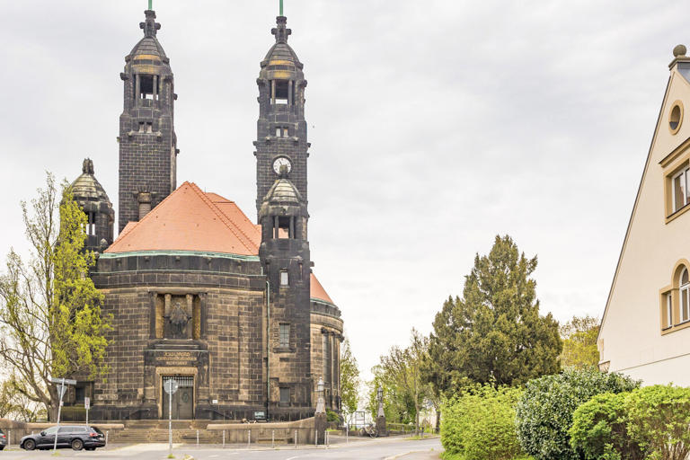Risse im Gemäuer: Schwerverkehr setzt Kirche mächtig zu