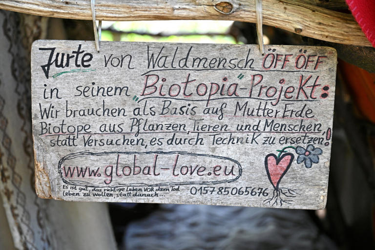 Und das im Urlaub... Waldmensch Öff Öff will plötzlich die Welt retten