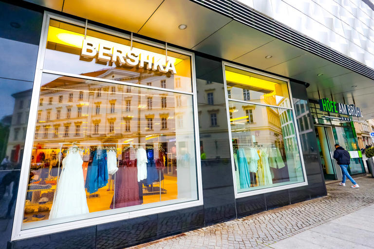 Riesen-Andrang in den Höfen am Brühl: Fast-Fashion-Marke Bershka ...