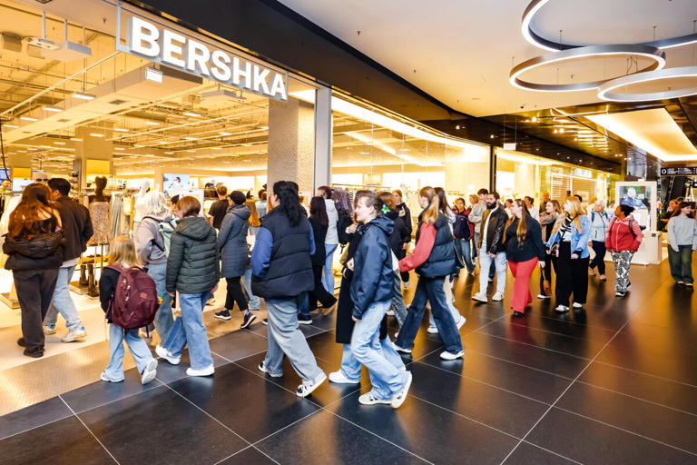 Riesen-Andrang in den Höfen am Brühl: Fast-Fashion-Marke Bershka ...
