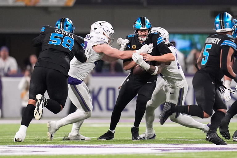NFL on Christmas: Dak Prescott powers Cowboys past struggling Commanders