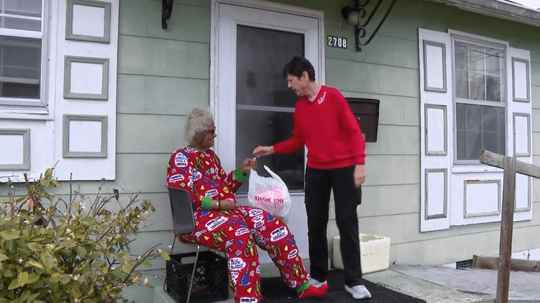 'I am thanking the Lord' Metro's vulnerable elderly receive Christmas ...