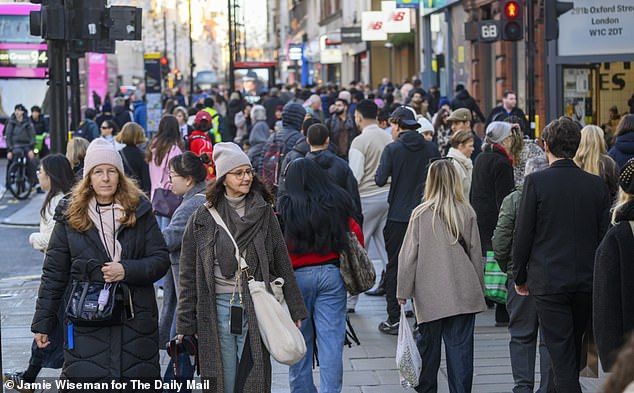 Reeves' £1bn Boxing Day sales slump: Retailers set to take hit over ...
