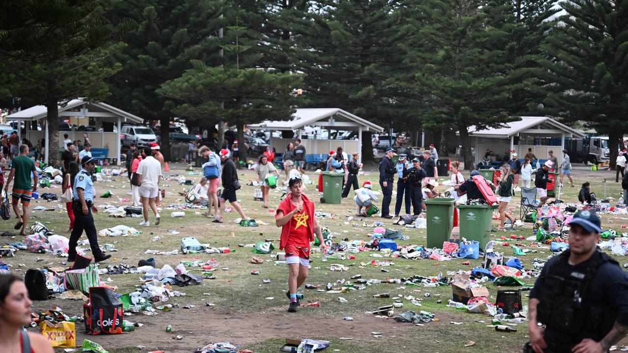 'Mass urinal': Issue with beach ragers
