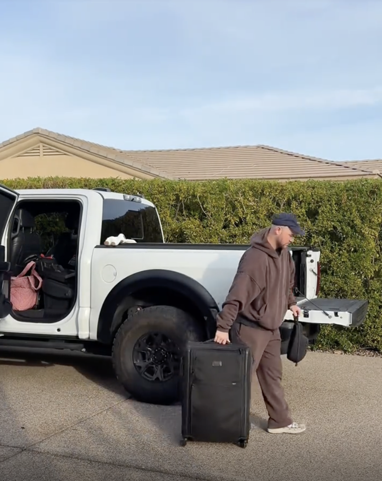 Emilie Kiser ofrece un primer vistazo a su esposo Brady Kiser tras la ...