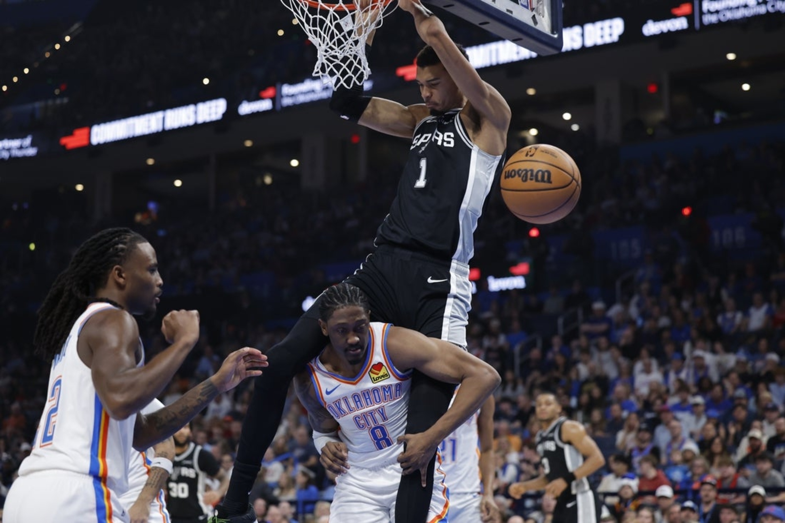 Spurs assert themselves, take down Thunder again in Christmas spotlight