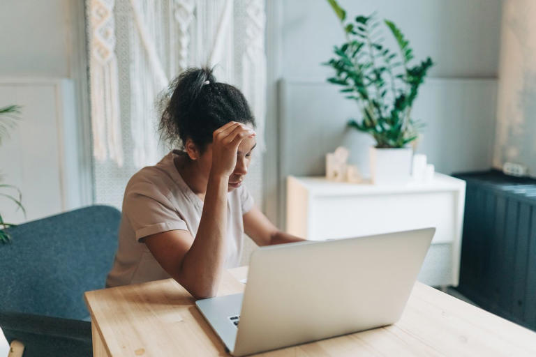 9 vitamin B6 deficiency symptoms to know