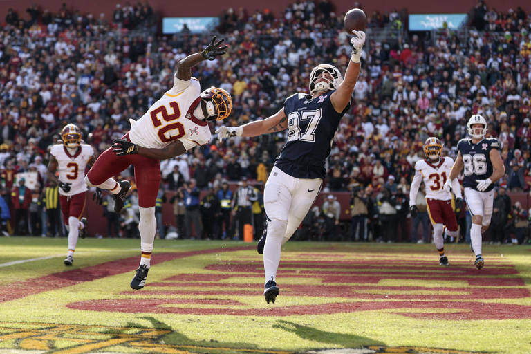 Cowboys fast start holds off Commanders for 1st Christmas win since ...