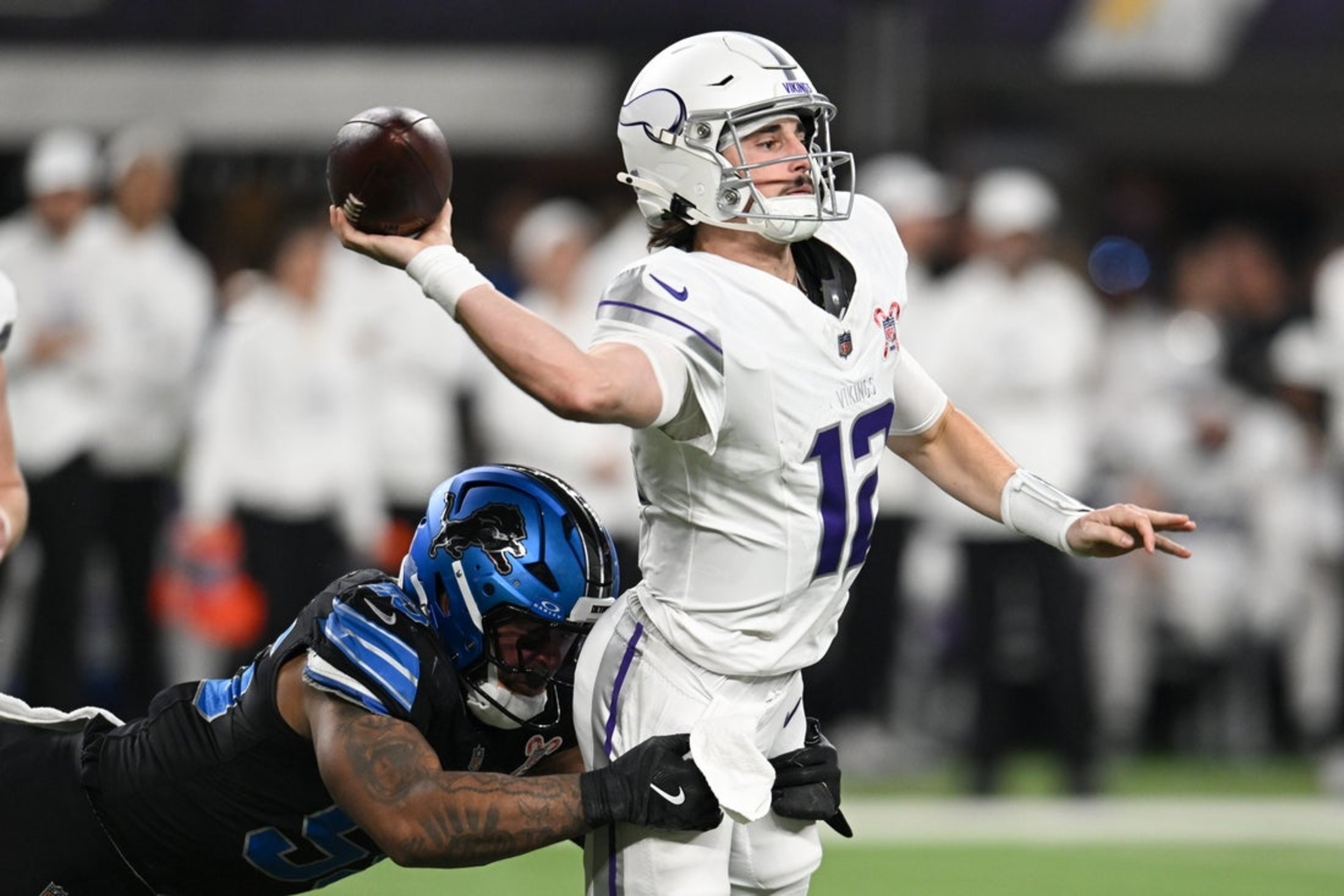Vikings win fourth straight, knock Lions out of playoff race