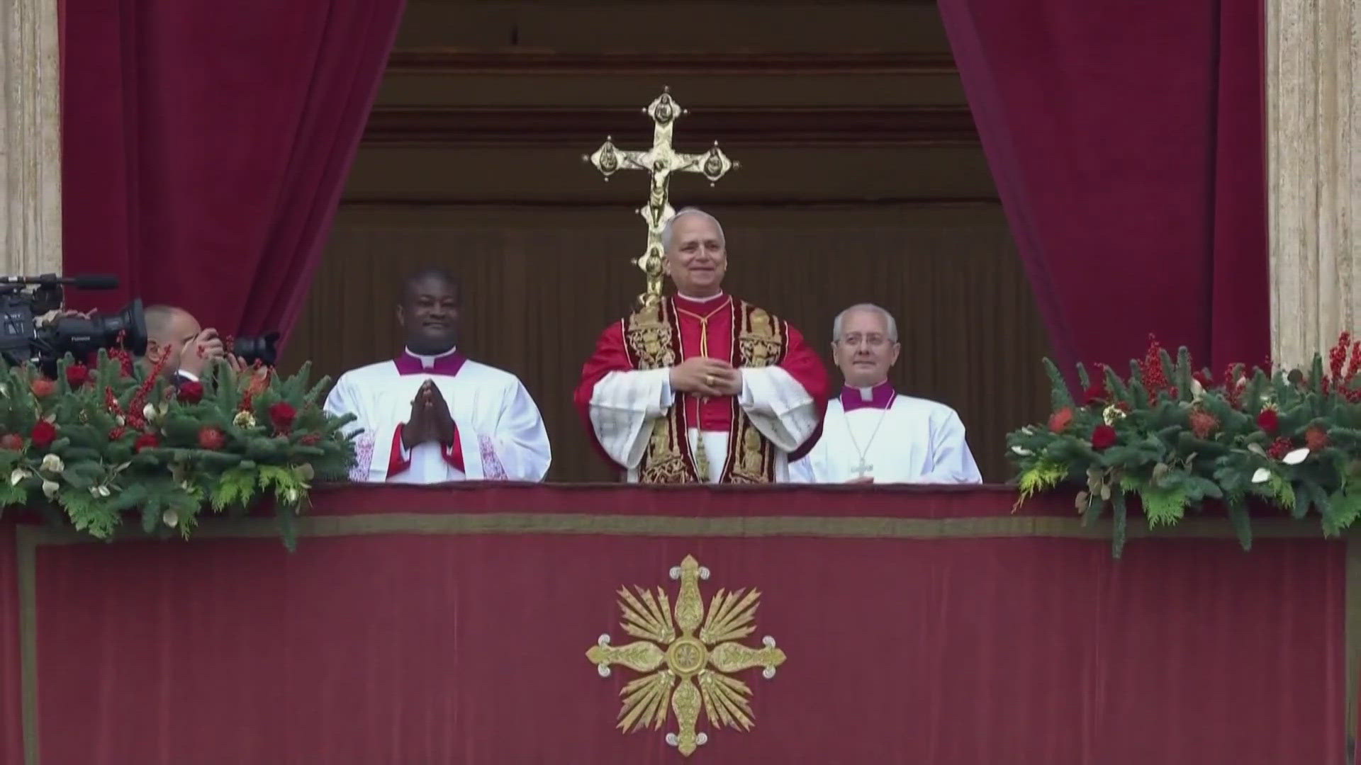 Pope Leo XIV urges the faithful on Christmas to shed indifference in ...