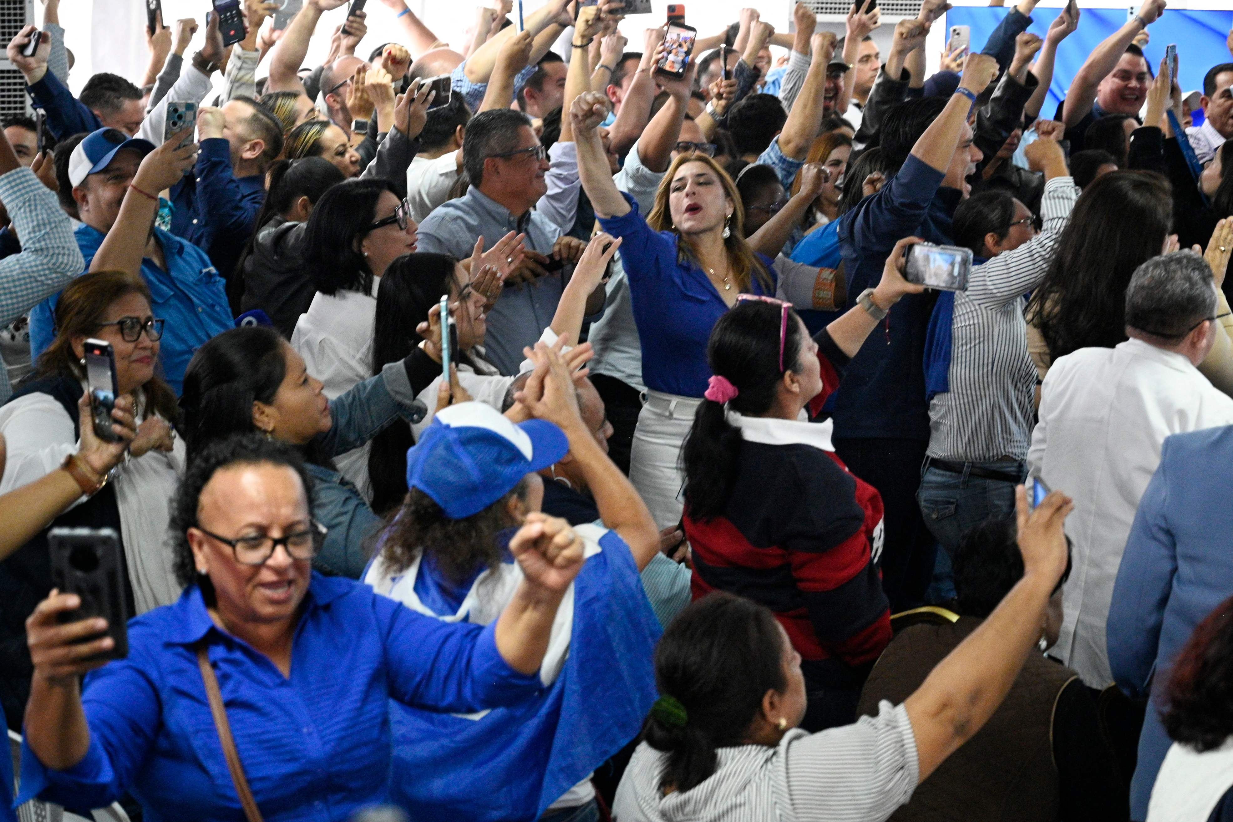 Honduran right-wing wins after month-long election delays