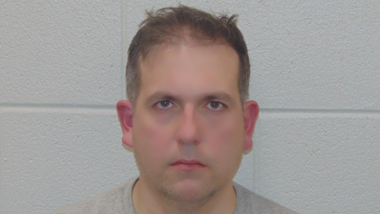 Dallas police officer arrested in DWI case