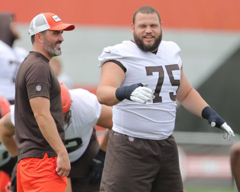 Browns OL Joel Bitonio jumps to Kevin Stefanski’s defense amidst ...