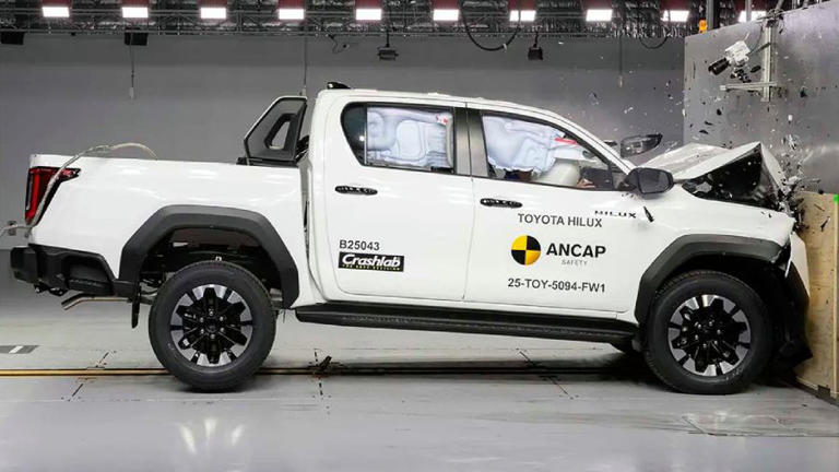 Así fueron las pruebas de crash test de la nueva Toyota Hilux