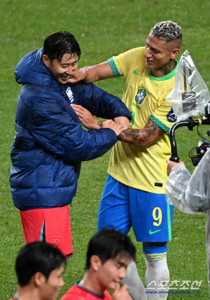 Sonny, do you want to play with me? → We can't leave Tottenham yet. We ...