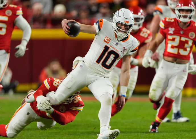 Broncos win ugly again 20-13 at rival Chiefs
