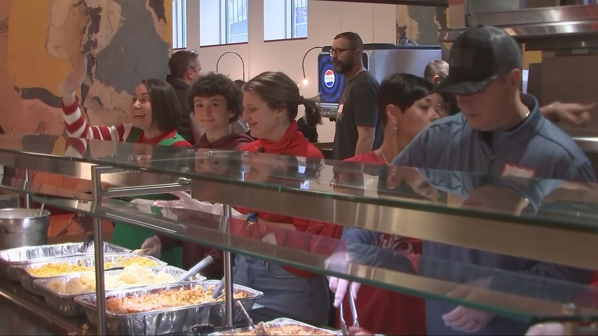 Volunteers continue decades-long tradition of feeding families on ...