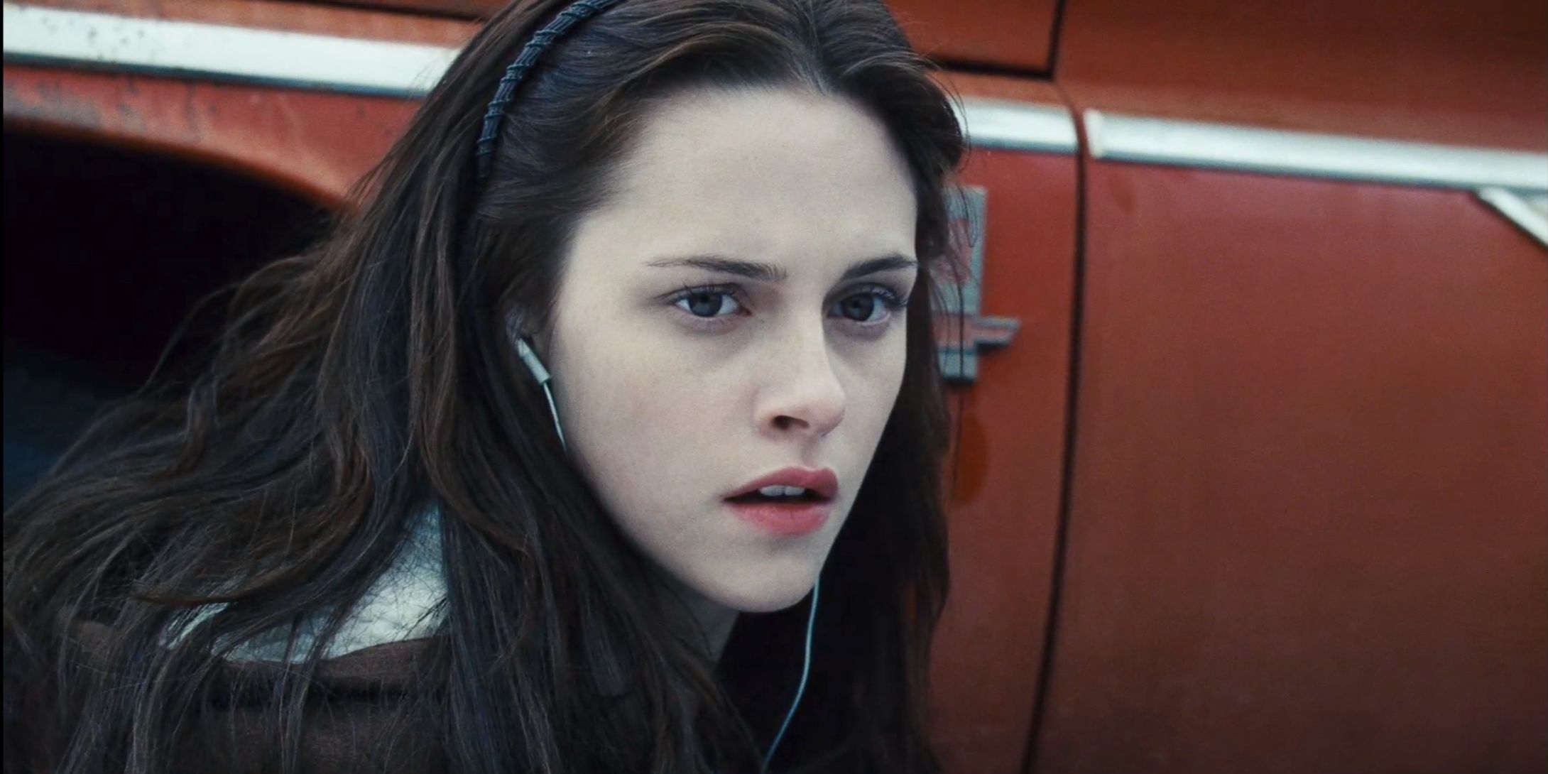 A single throwaway Twilight scene hits even harder in 2025
