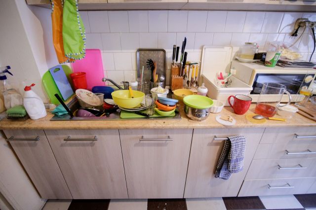 Researchers reveal overlooked hazard in common US kitchen habit ...