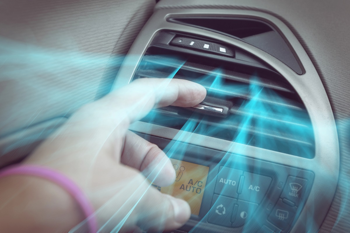 Stop blasting the heater: The real reason your car windows keep fogging up