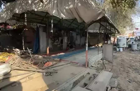 4 cops hurt in stone-pelting during anti-encroachment operation outside ...