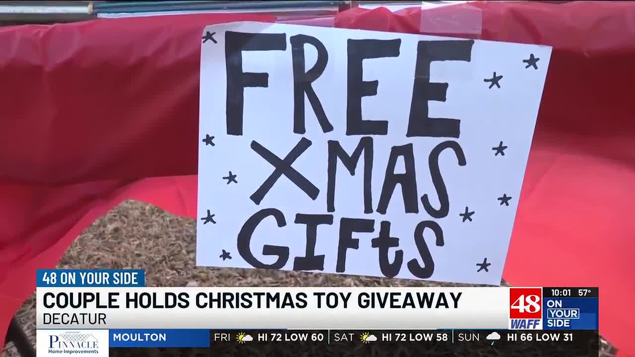 Decatur couple gives Christmas toys to over 400 needy kids