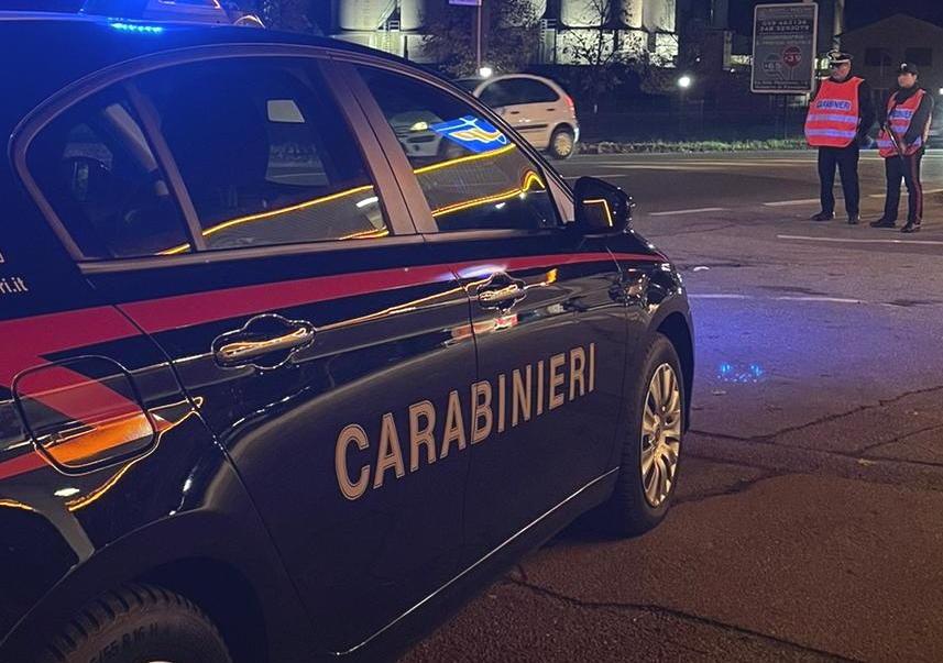 Trovato a 17 anni con la droga e un machete