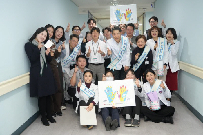 What is the basic hand hygiene management for infection prevention ...