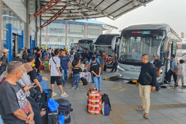 Arus wisata dan mudik merambah Terminal Tanjung Priok Jakarta
