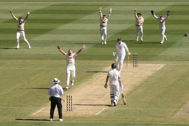 20 wickets fall on a record-breaking day 1 of the fourth Ashes Test